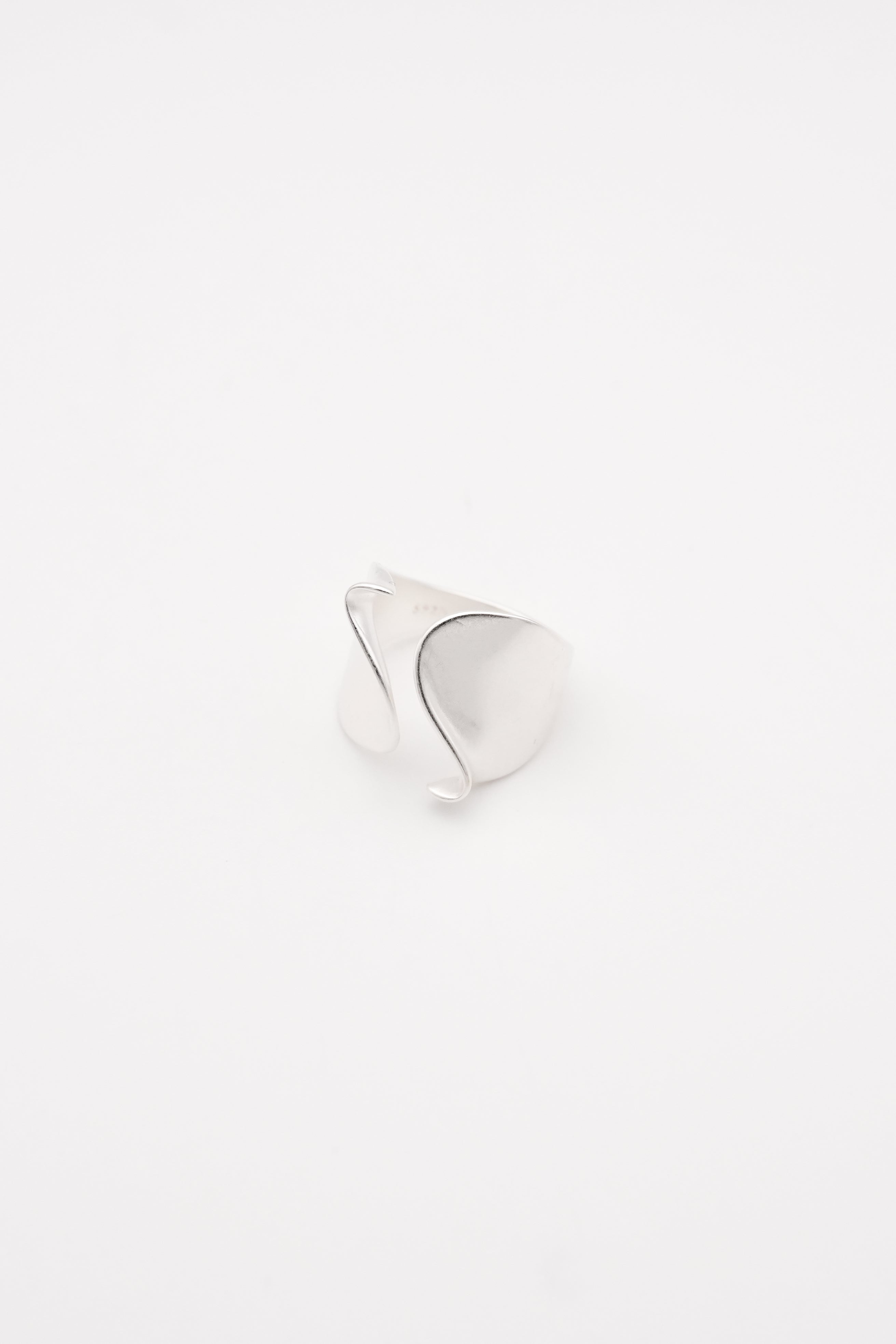 Nuanced silver Ring – IHeNA
